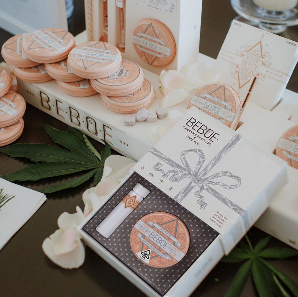 Cannabis consumption for the classiest cannaseur.